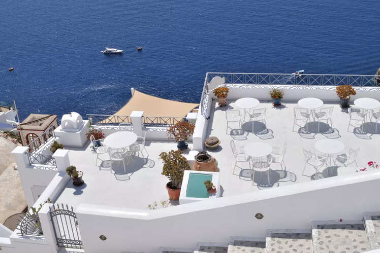 These beautiful rooftop bars in Greece will make you fall in love ...