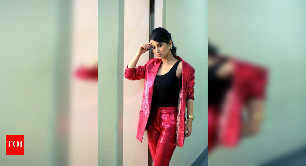 Monami to debut as a singer | Bengali Movie News - Times of India