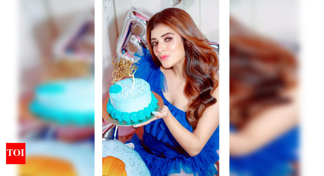 Rupsha celebrates birthday with friends and family | Bengali Movie News ...