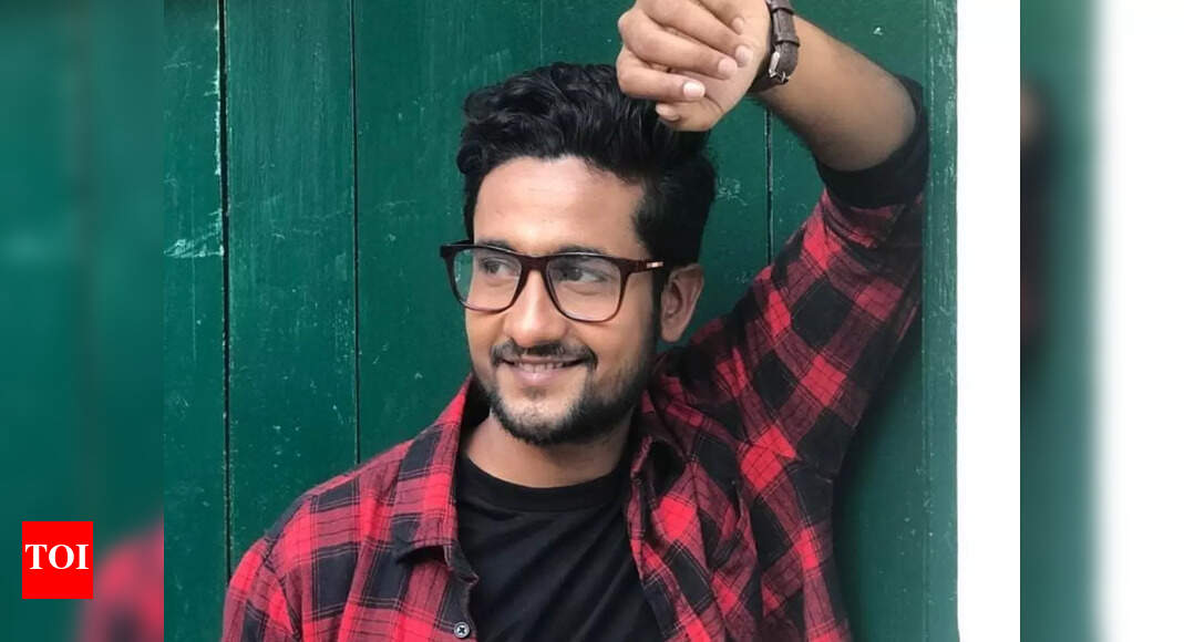 Actor Writwik Mukherjee turns a year older - Times of India