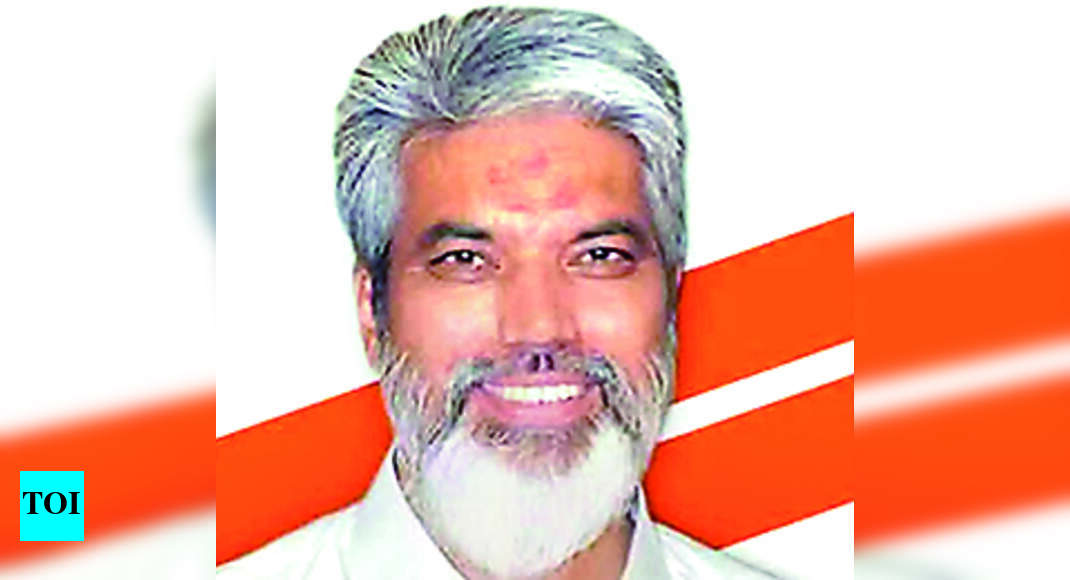 N. Maharashtra Sena Heavyweight Dada Bhuse Reaches Guwahati | Nashik ...