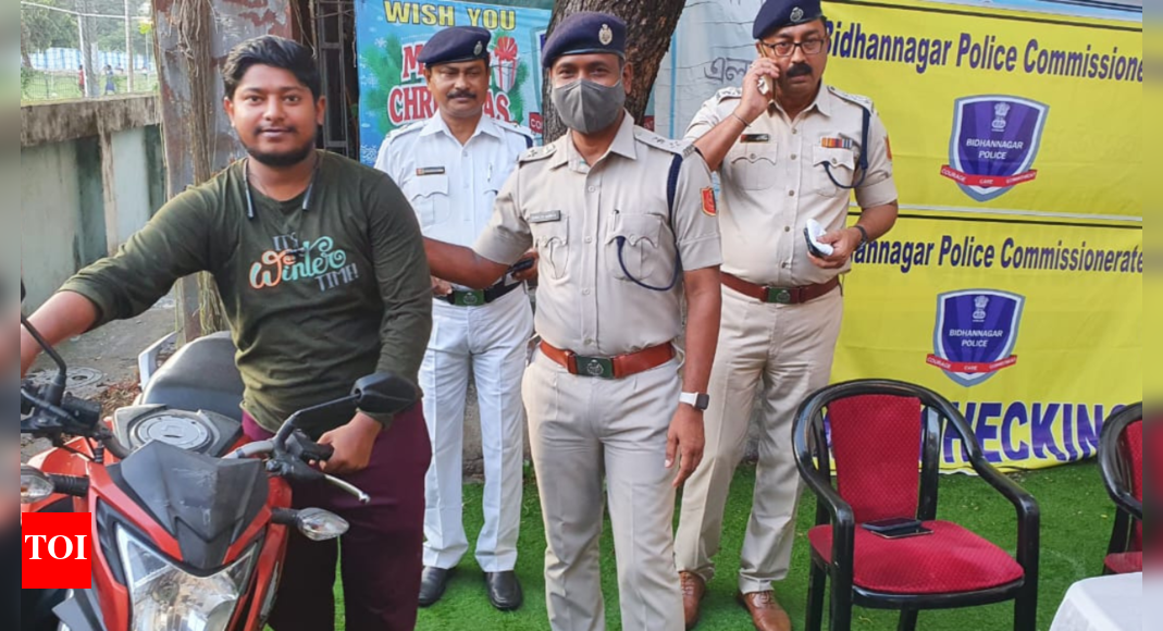 Kolkata: Bidhannagar cops return stolen goods to owners | Kolkata News ...