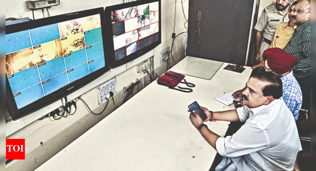 Rly Stn’s Electronic Eyes Under Pac Lens | Chandigarh News - Times of India