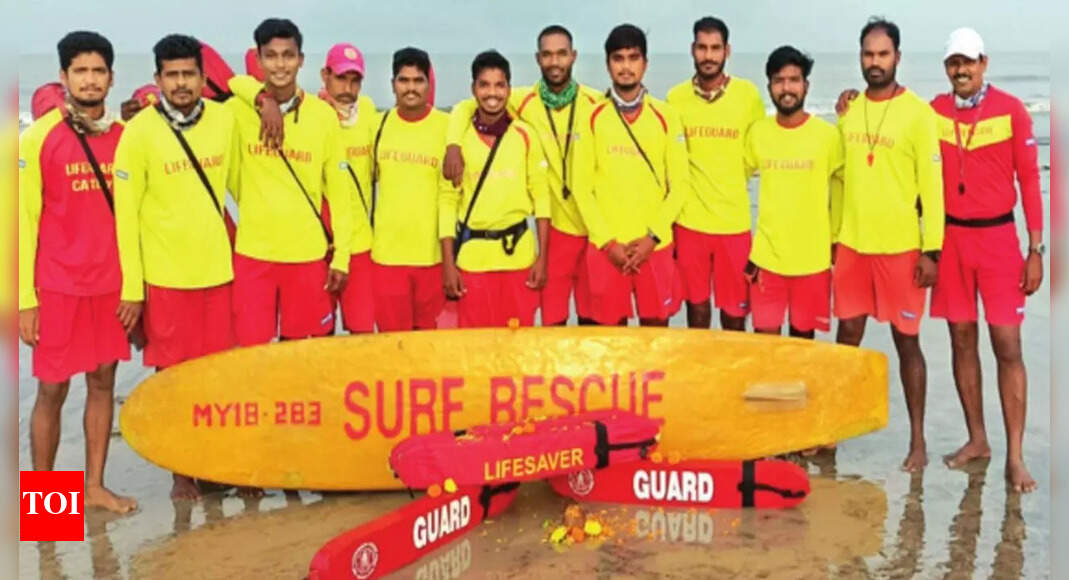 Mumbai: Every third day, lifeguards rescue a person at a beach | Mumbai ...