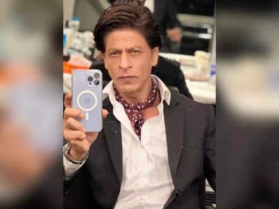 Shah Rukh Khan thanks fans for celebrating 30 years of his Bollywood ...