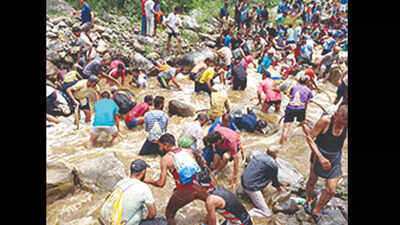 Fish-catching Fest ‘maun’ Celebrated Along Tehri River | Dehradun News ...