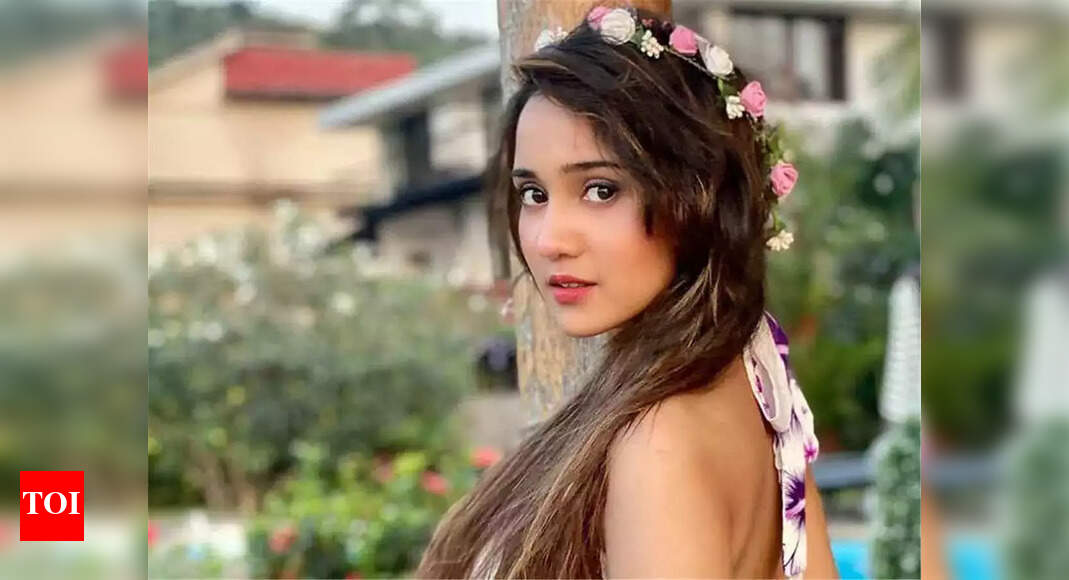 Ashi Singh takes up completely new avatar in 'Meet' - Times of India