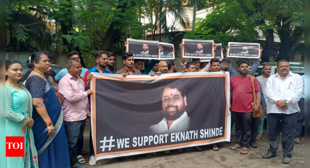 Maharashtra crisis: Two Thane leaders supporting rebel Shinde expelled ...