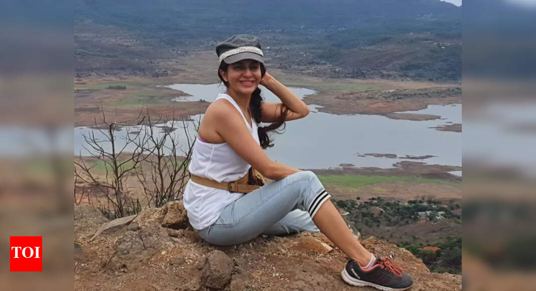 Exclusive: Balika Vadhu fame Roop Durgapal shares her first solo ...