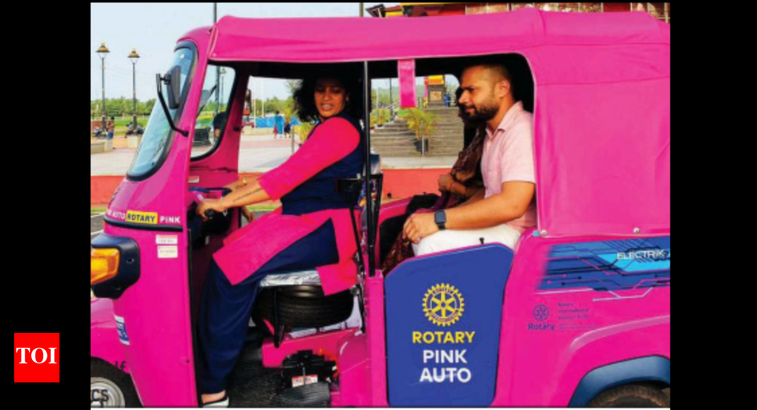 Goa: First of 20 unique rickshaws under ‘Pink Auto’ initiative hits the ...