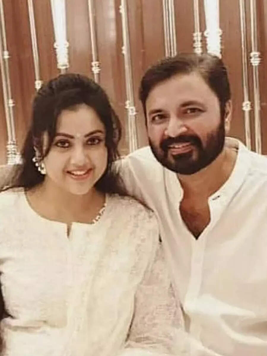 Meena's memorable pictures with husband Vidyasagar | Times of India