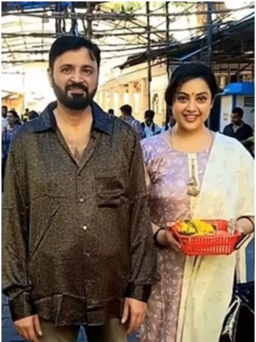 Meena’s husband Vidyasagar unseen photos | Times of India