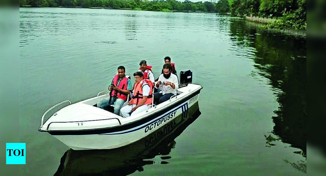 Trial Run Of Electric Boat At Sarobar | Kolkata News - Times of India