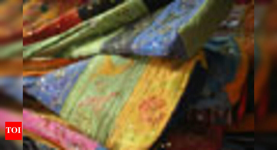 Jholas for colour - Times of India