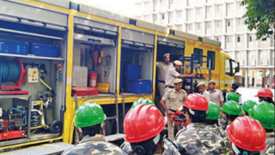 Delhi: Over 1,000 volunteers to be trained in firefighting operations ...