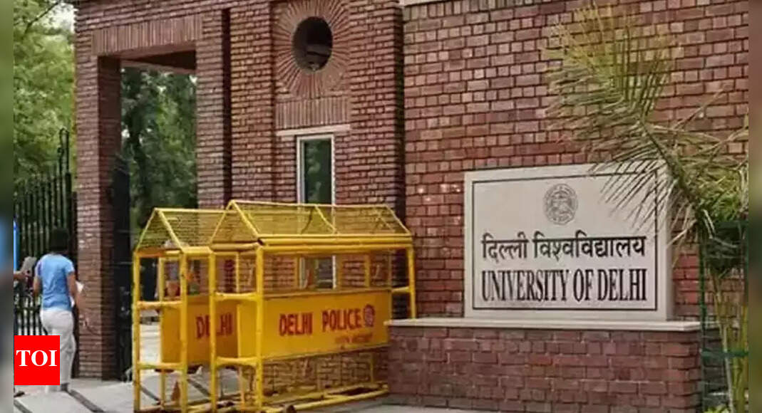 Delhi University warns of strict action against those defacing walls ...