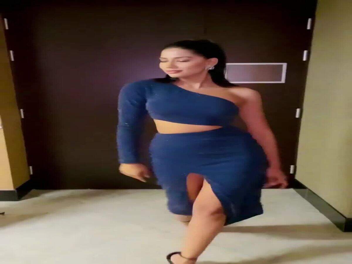 Make way for the queen!