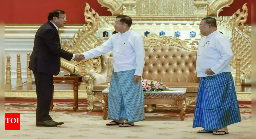 Myanmar: China's top diplomat visits Myanmar amid opposition protest ...