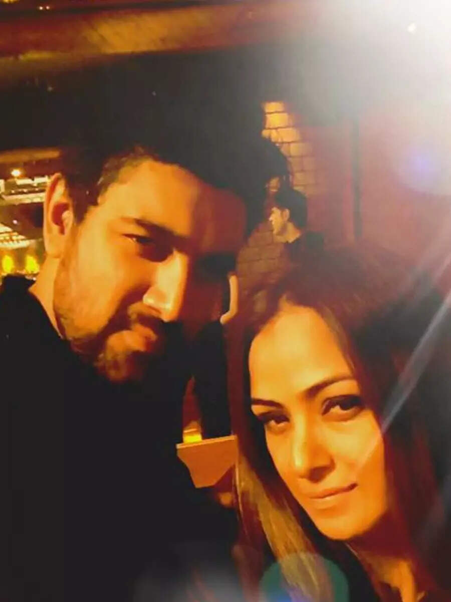 Simran's RARE family clicks | Times of India