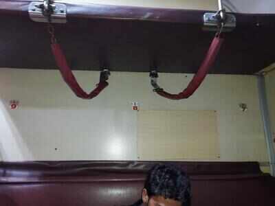 CRly allots 3 passengers to every RAC berth in Ngp-Pune Garib Rath ...