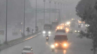 Mumbai Weather forecast: IMD issues yellow alert for rain in Mumbai and Thane, orange alert for ...