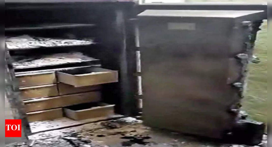 4.4 Crore Gold Robbed From Nzb Bank In Midnight Heist | Hyderabad News ...