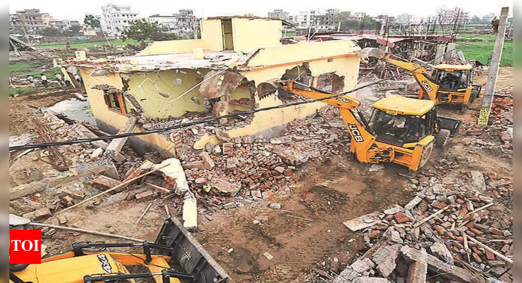 Patna: All 95 Illegal Structures In Rajivnagar Demolished: Dist Admn ...