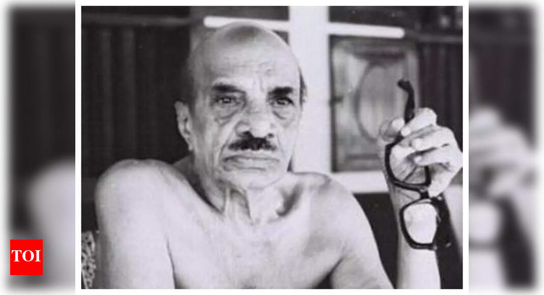 Makers of ‘Neelavelicham’ pay tributes to Vaikom Muhammad Basheer on ...