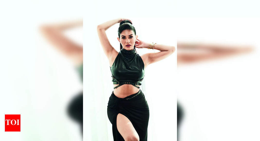 My workout playlist is filled with Punjabi songs: Amyra Dastur | Hindi ...