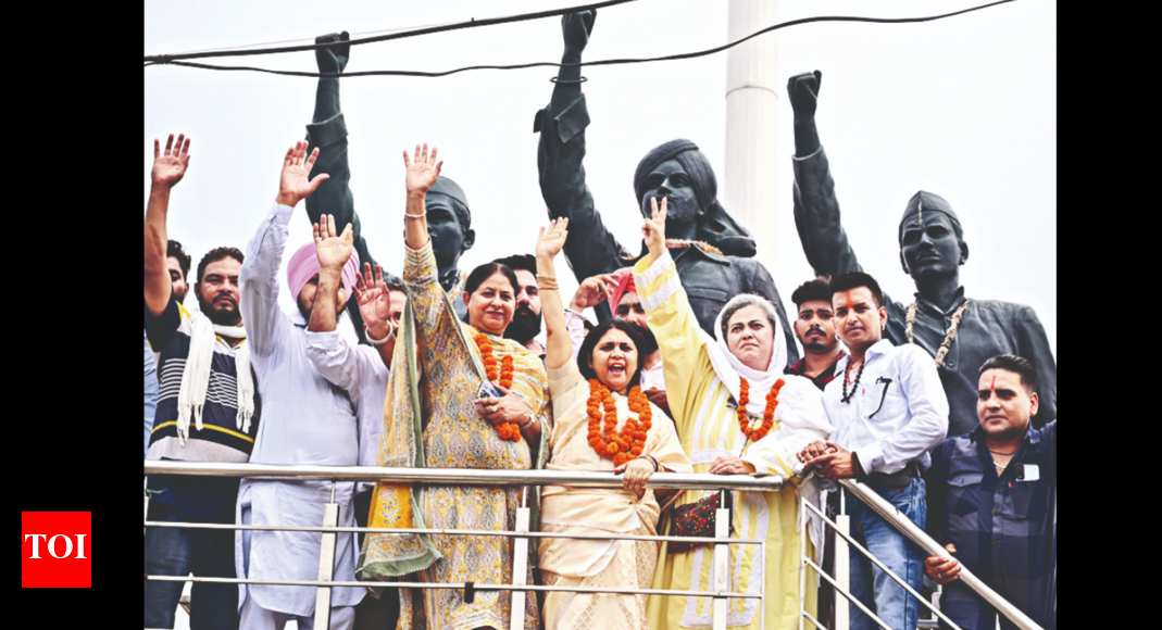 Balochistan: Balochistan Freedom Movement Leader Pays Homage To Martyrs ...