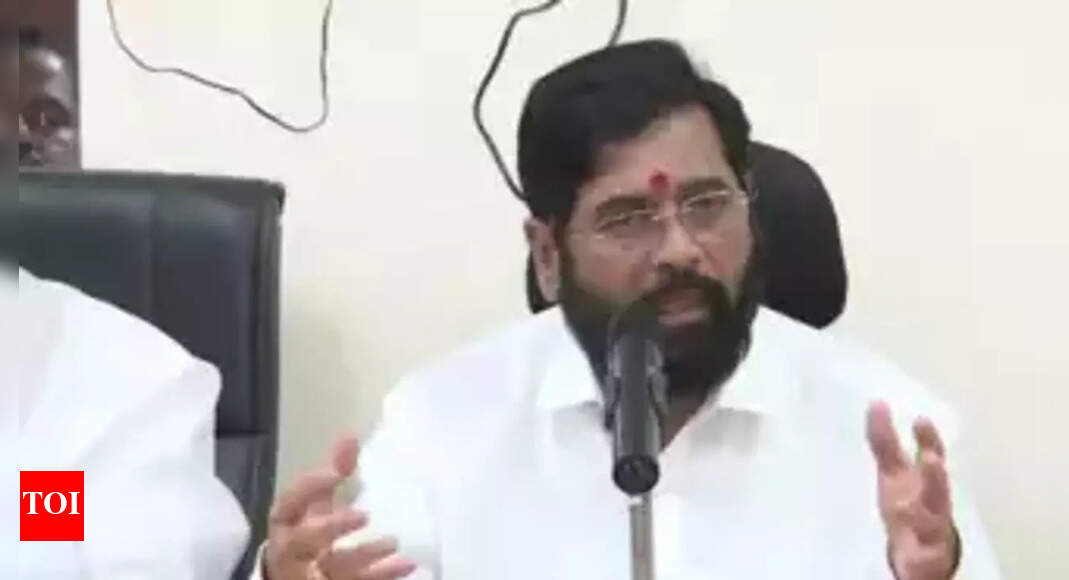 Maharashtra: CM Eknath Shinde takes charge at his office | Mumbai News ...