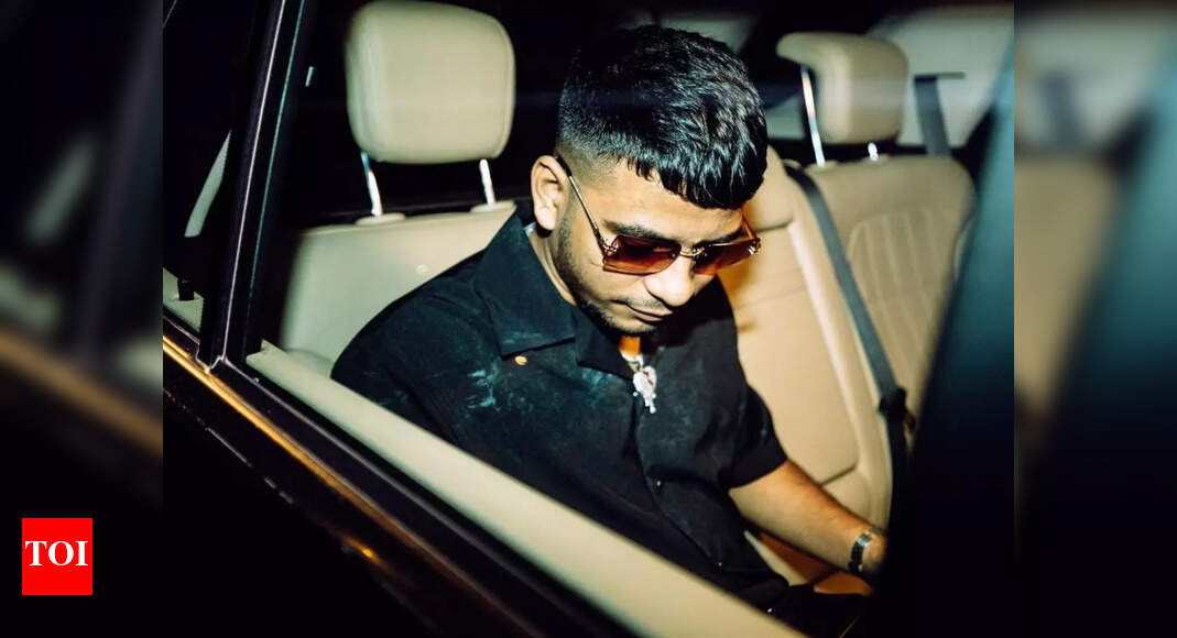 Rapper MC Altaf does a hustle in his new single 'Big Moves' | Hindi ...