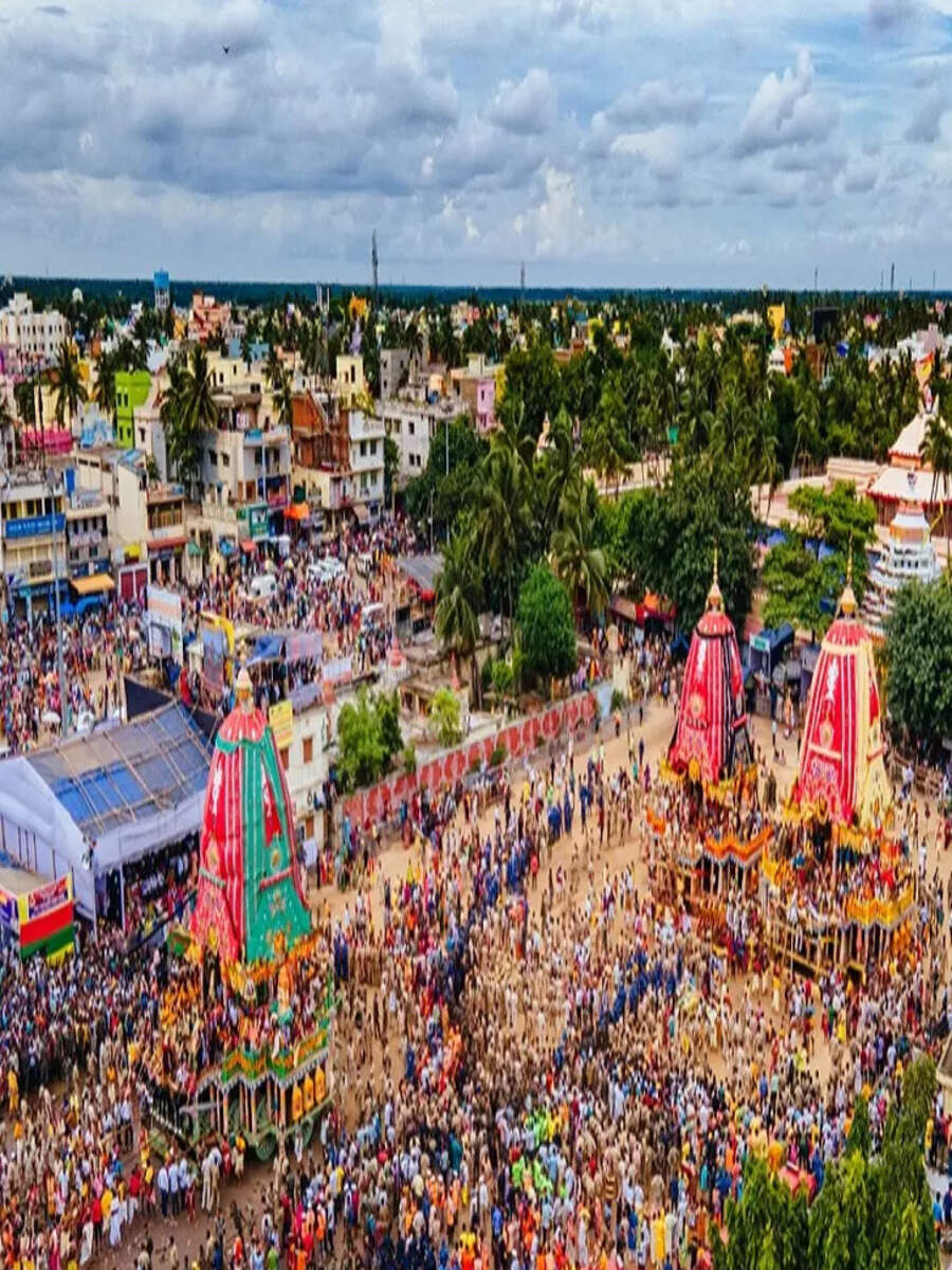 Bahuda Yatra: The Return Journey Of Lord Jagannath & His Siblings To ...