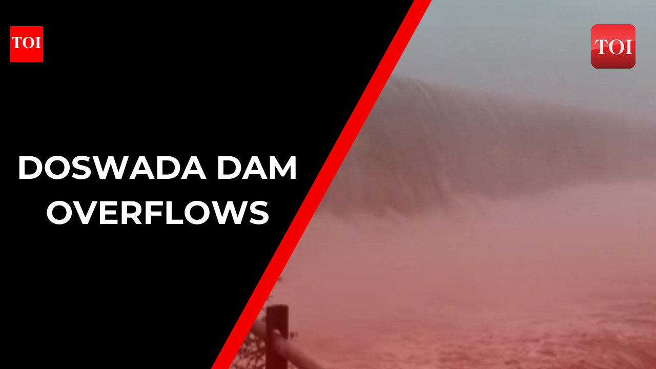 Gujarat: Doswada Dam overflows due to heavy rainfall in Tapi