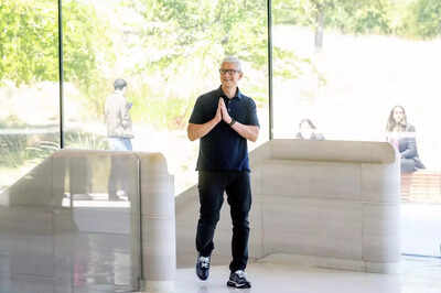 Apple: Apple's self-driving car effort stuck in low gear: report ...