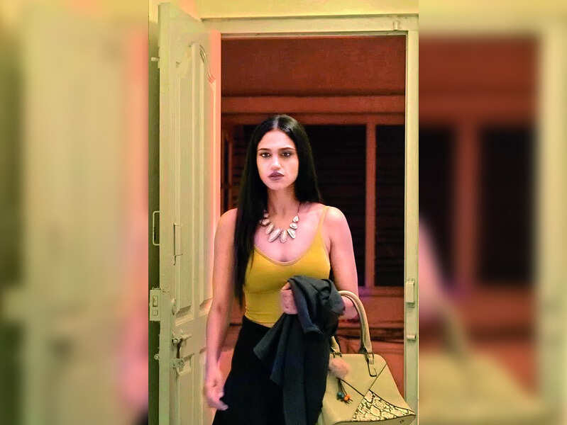 Exclusive: Siri Ravikumar to play an escort in her next | Kannada Movie ...