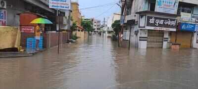 Nagpur: Streets, houses submerged, lakes overflow after heavy rain overnight | Nagpur News ...