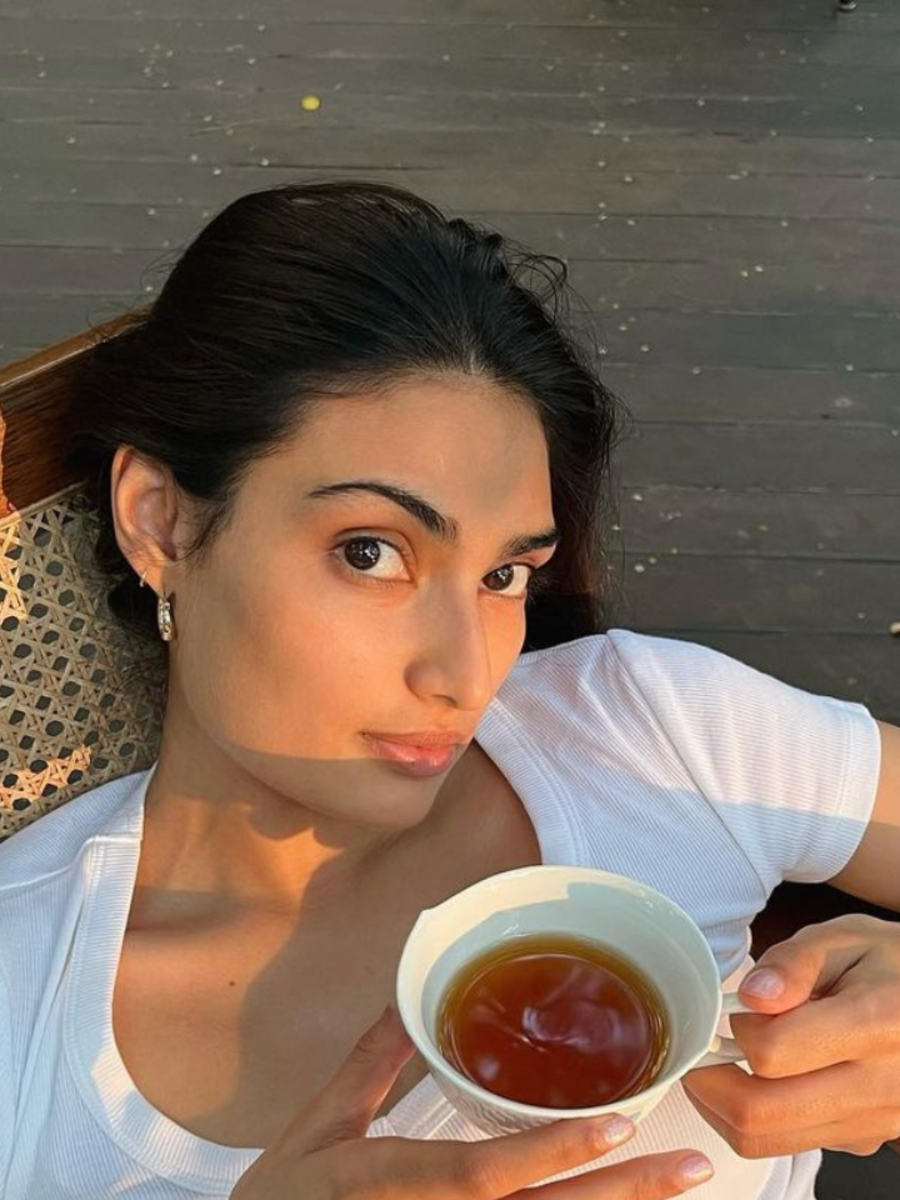 Athiya Shetty Favorite Food: 11 pictures that prove Athiya Shetty’s ...
