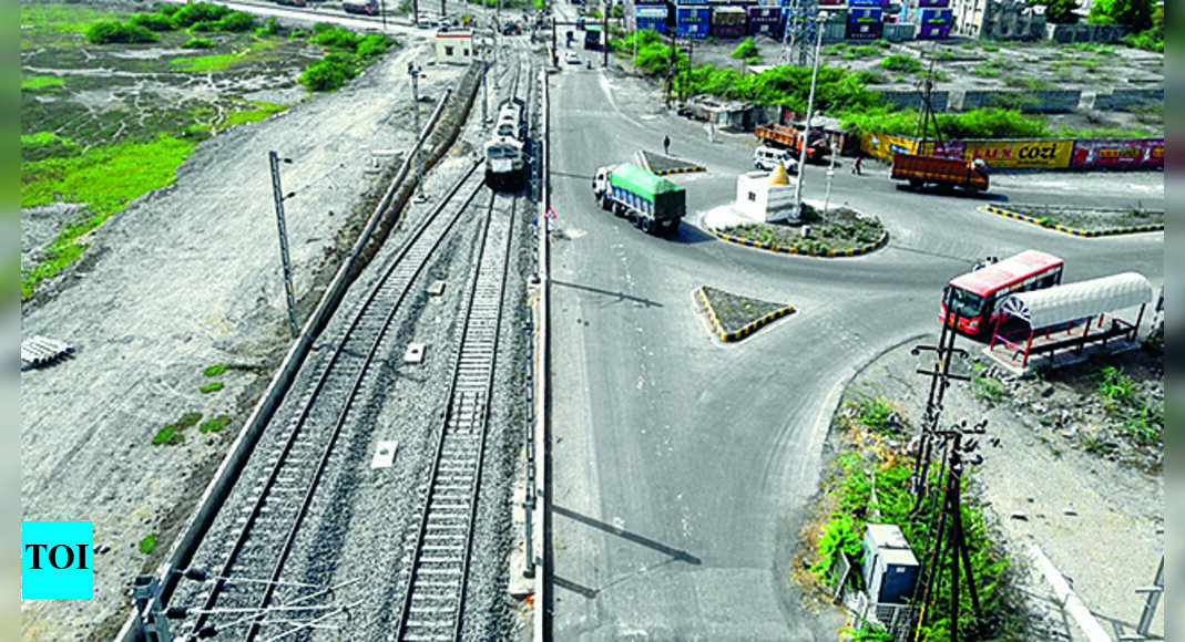 Bedi: 1st Load Dispatched Through Bedi Port | Ahmedabad News - Times of ...