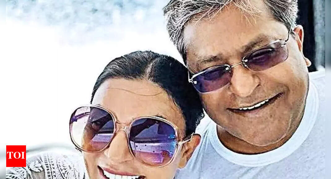 Sushmita Sen: Social Humour: Memes that went viral after Lalit Modi ...