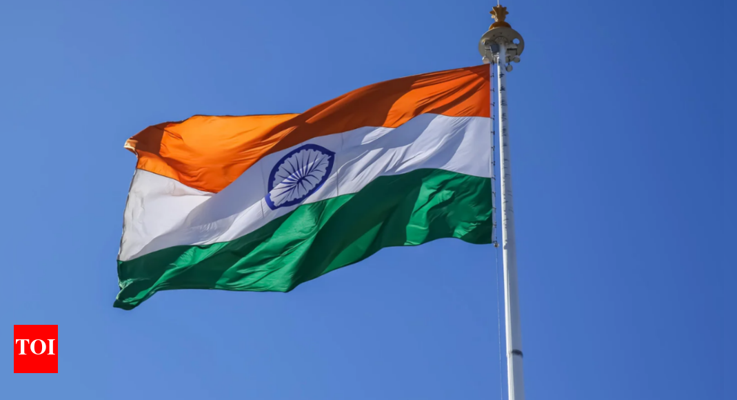 Har Ghar Tiranga campaign: Karnataka to have 1 crore flags flying atop ...