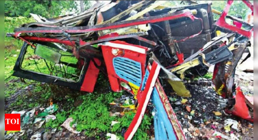 MP Bus Accident: Maharashtra govt bus was at 45kmph at Narmada accident ...