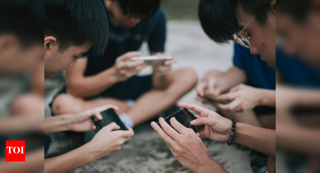 Tips to help your child withdraw from digital addiction - Times of India