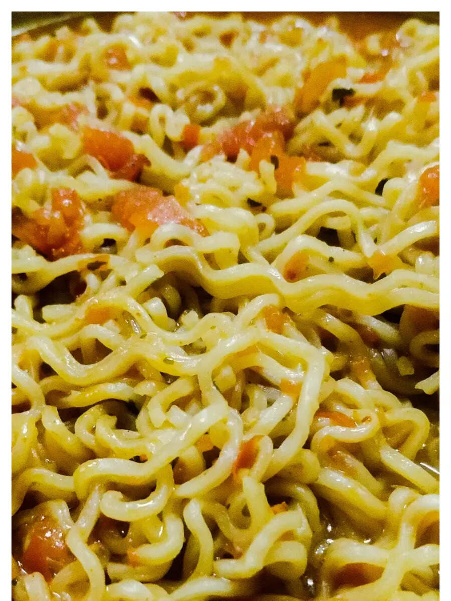 Chilli Oil Maggi Recipe: How to make trending Instant Chilli Oil Maggi ...