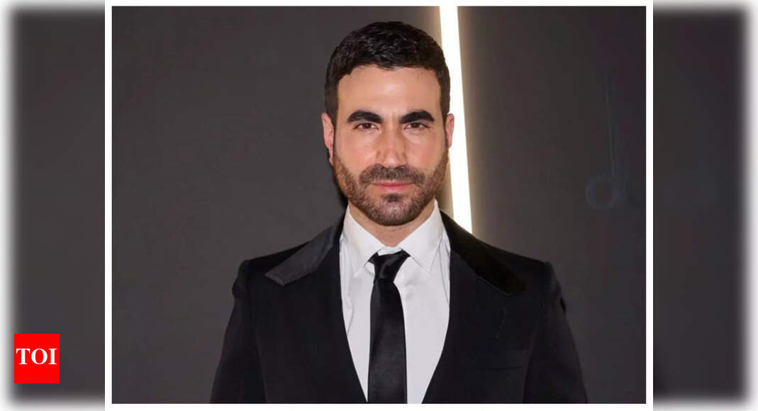 Brett Goldstein surprises his parents with 'Thor: Love and Thunder ...