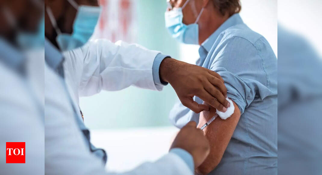 Pfizer: AstraZeneca, Pfizer Covid-19 vaccines offer high protection 6 ...