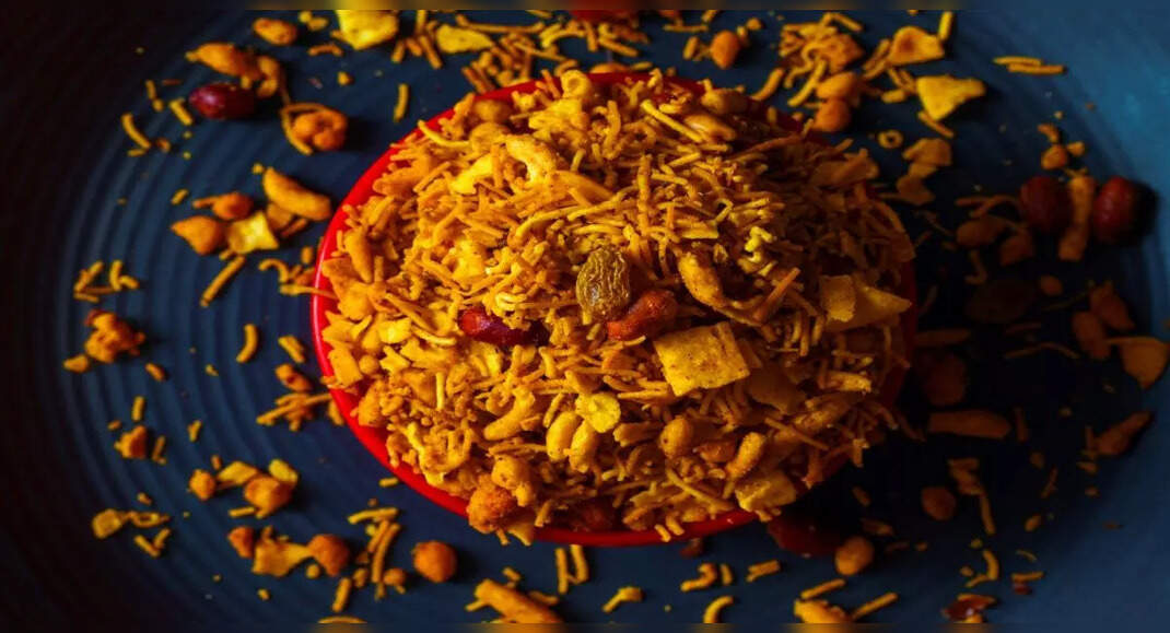 Mumbai's Khau Gallis are a must for those who travel to eat! | Times of ...