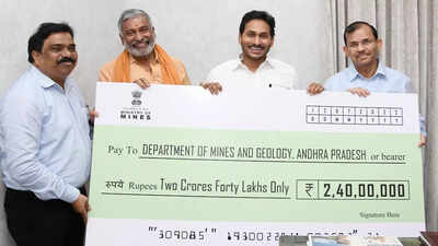 Andhra Pradesh CM pats mines dept officials, asks them to continue ...