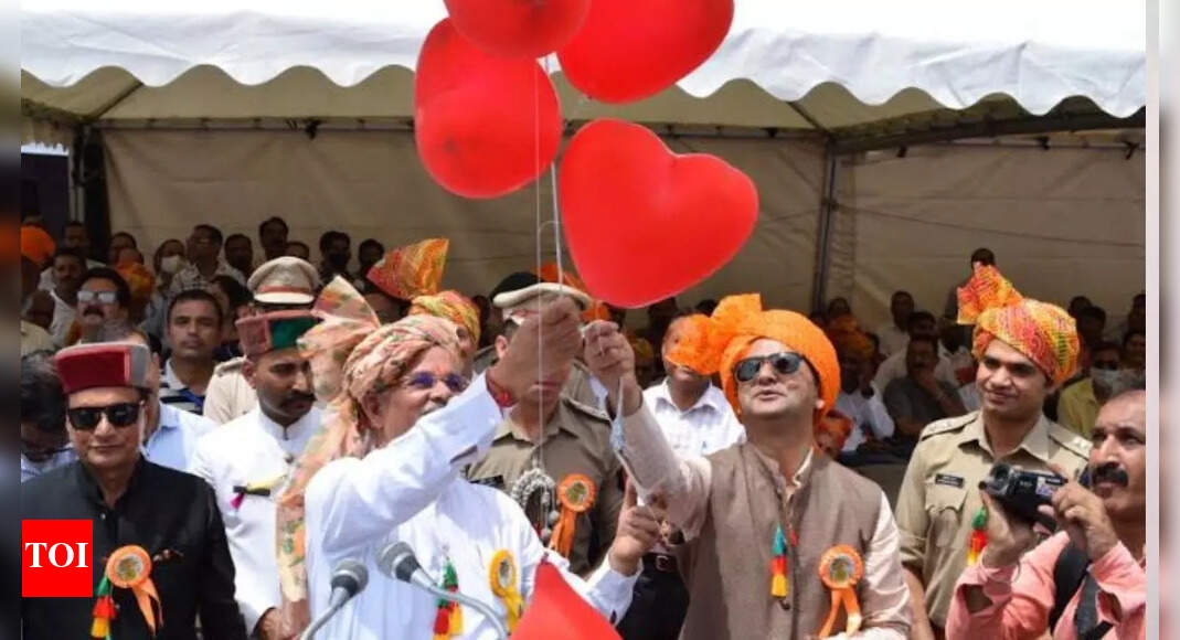 Punjabi singer comes under lens of Hindu organizations in Himachal ...