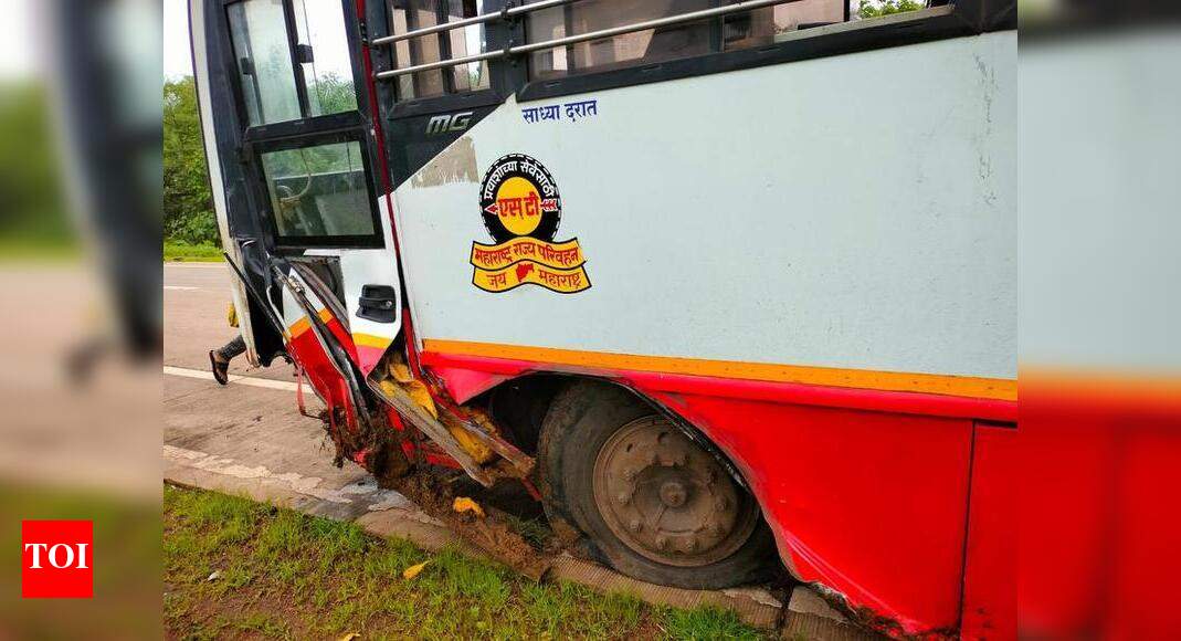 ST bus skids off road while avoiding tiger near Nagbhid | Nagpur News ...
